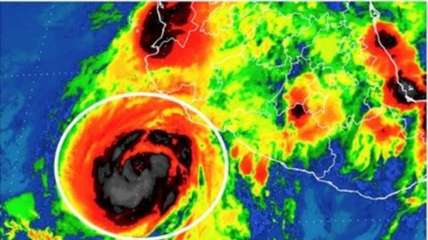 Se forma el huracán Dora en la costa pacífica de México